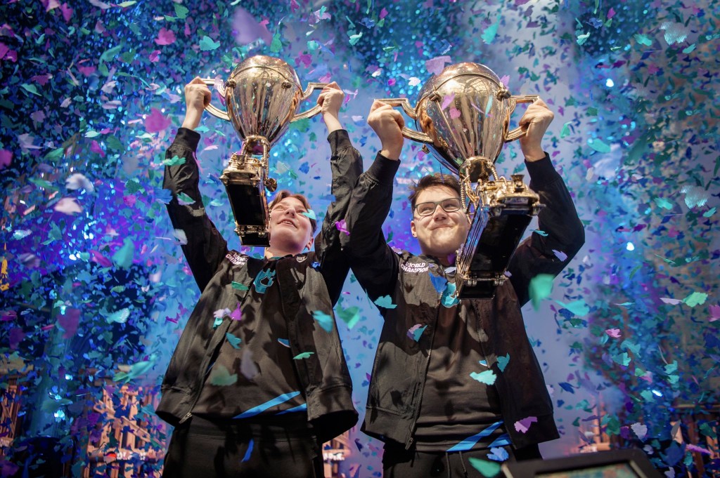 Nyhrox และ Aqua แชมป์โลกคู่แรกของ Fortnite คว้าเงิน 3 ล้านเหรียญกลับ ...