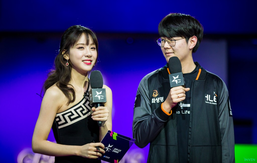 《英雄聯盟》勾搭未成年粉絲，Moojin遭戰隊開罰1500萬 | 4Gamers