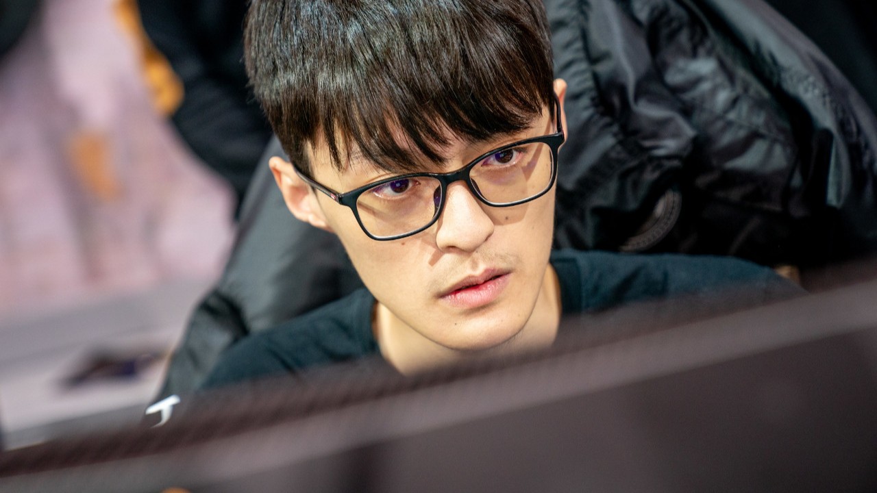 《英雄聯盟》FoFo感情糾紛、政治立場議題延燒，母隊BLG重罰扣薪6個月 | 4Gamers