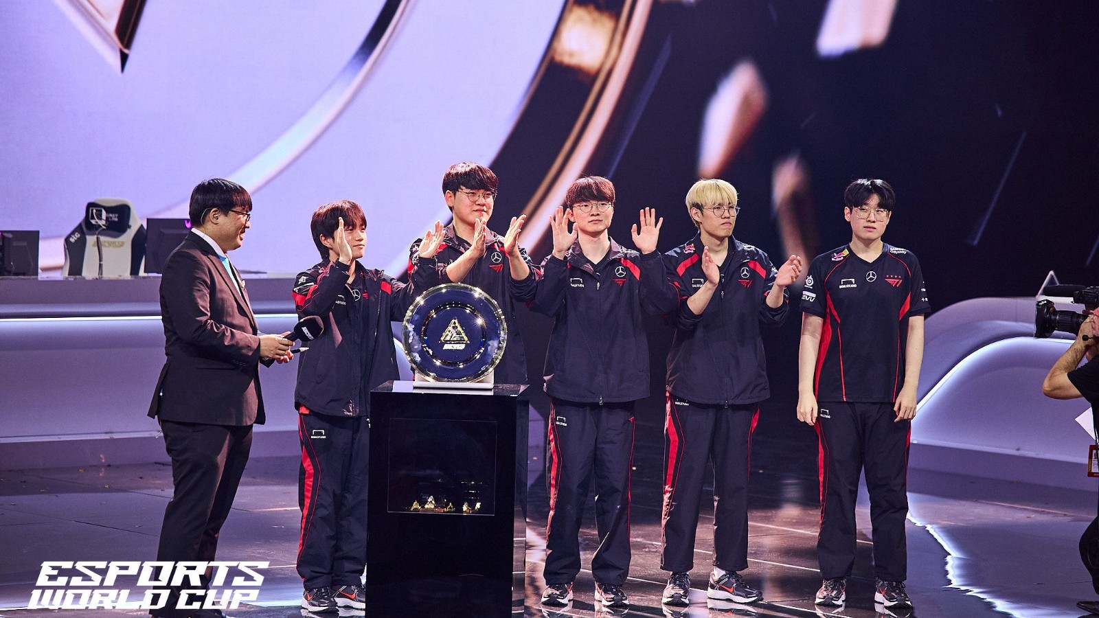 石油盃《英雄聯盟》2025電競世界盃賽事資訊公開，衛冕戰隊T1保送參賽 | 4Gamers