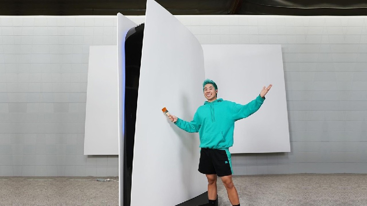 PS5 ที่ใหญ่ที่สุดในโลก! ผลงานของ ZHC ยูทูปเบอร์ชื่อดัง ที่ทุ่มทุนสร้าง ...