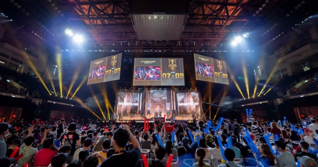 《英雄聯盟》LPL例行賽亮點：Karsa與Maple、蛇蛇正面交鋒 | 4Gamers