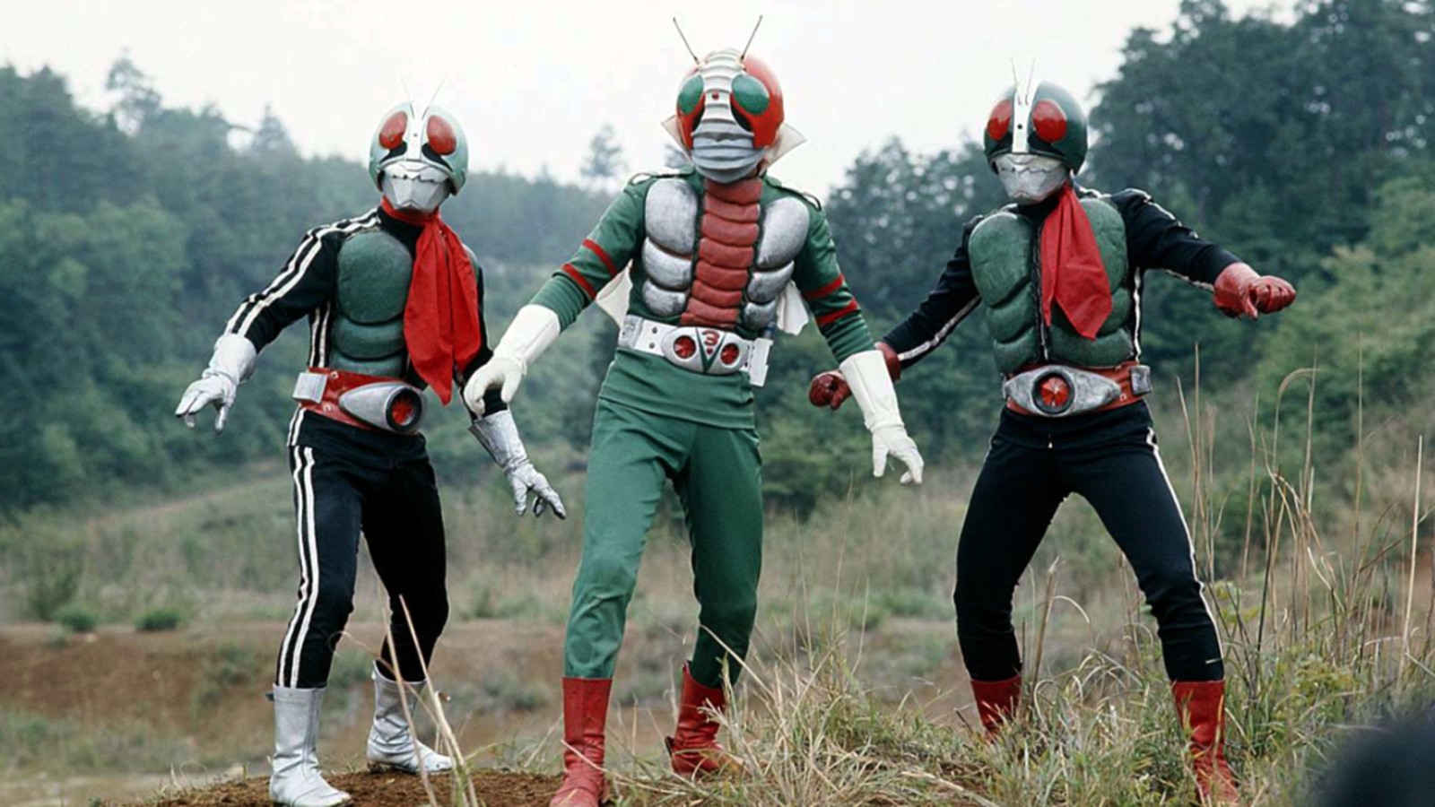 เคยสงสัยไหมว่าทำไม Kamen Rider รุ่นเก่าถึงต้องตั้งท่าและตะโกนคำว่า แปลง ...