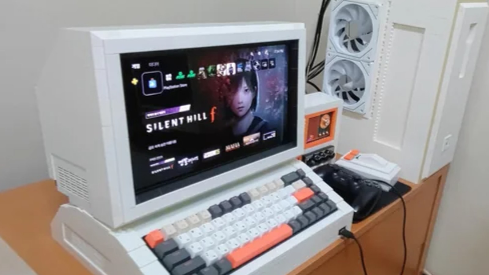 南韓玩家用樂高積木拼電腦螢幕與機殼，第一次DIY就造出獨特復古風PC | 4Gamers