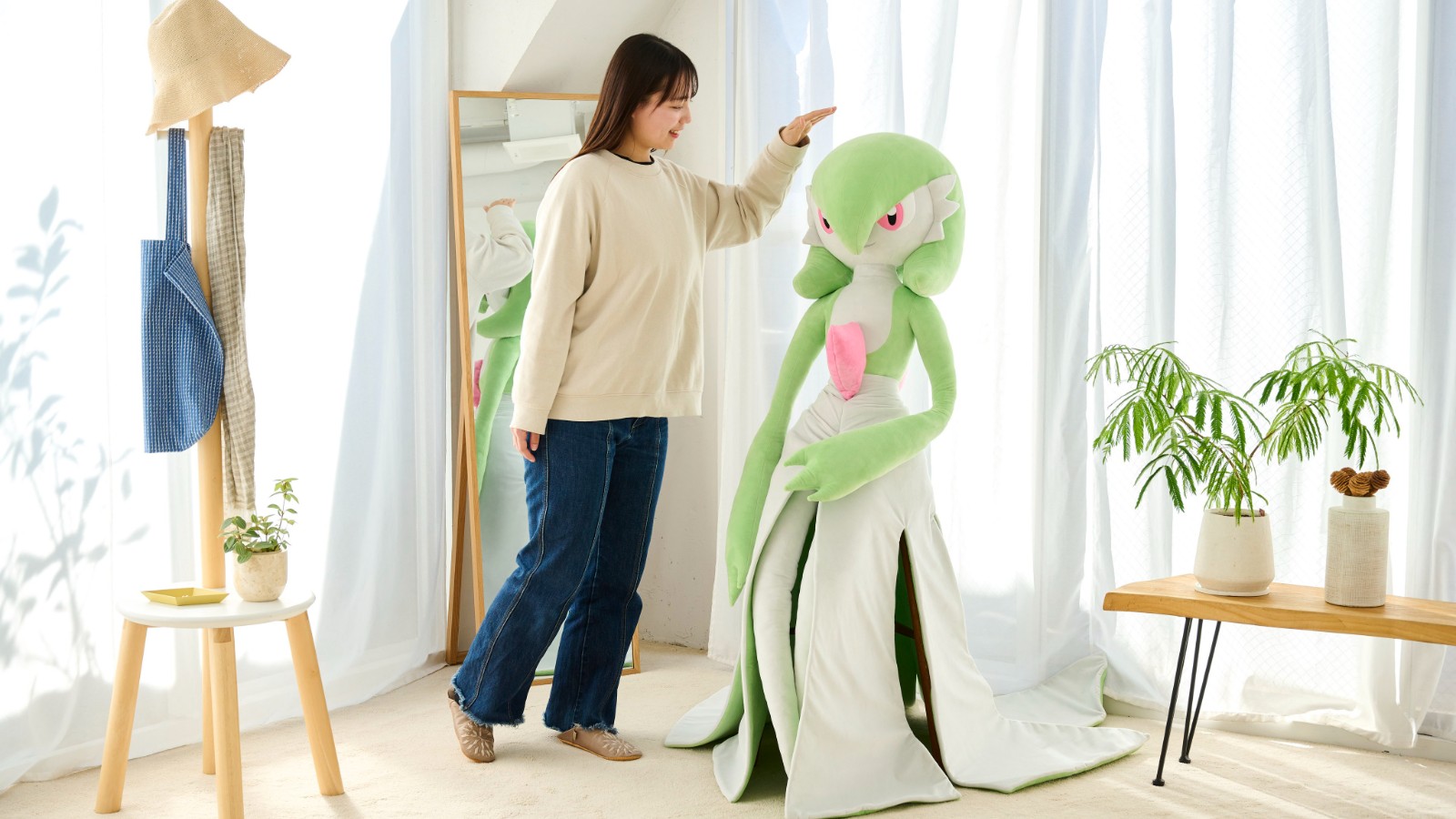 寶可夢中心推出等身大沙奈朵玩偶，160公分高不含大根莖 | 4Gamers