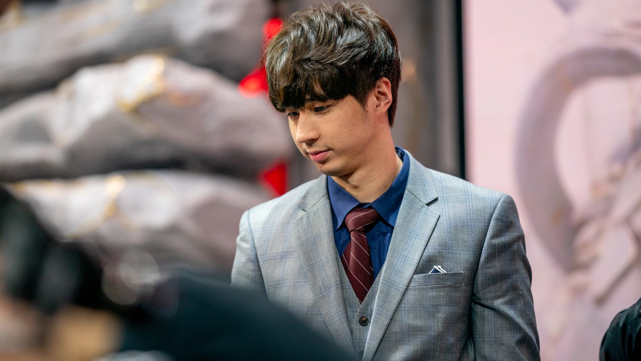 《英雄聯盟》前JT教練REFRA1N加入FPX，超高顏值瞬間收服LPL玩家😂 | 4Gamers