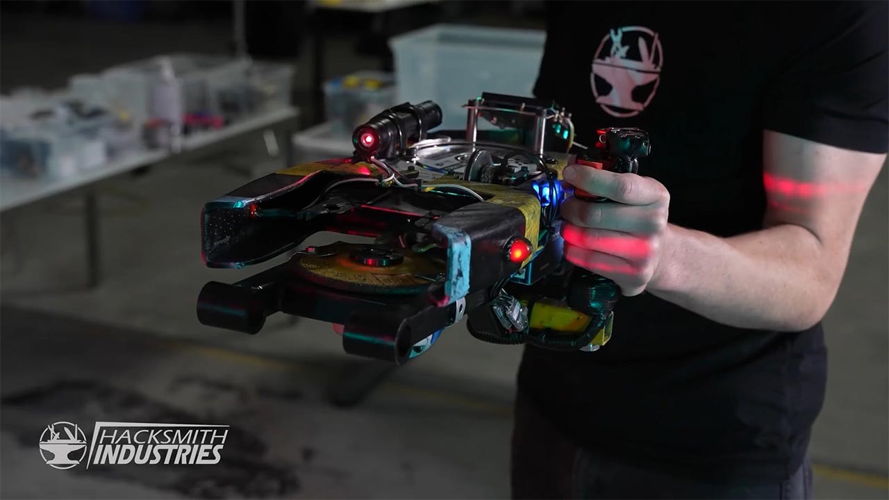 เกมยังไม่ออกแต่อาวุธมาแล้ว CD Launcher ของจริง จาก Far Cry 6 | 4Gamers ...