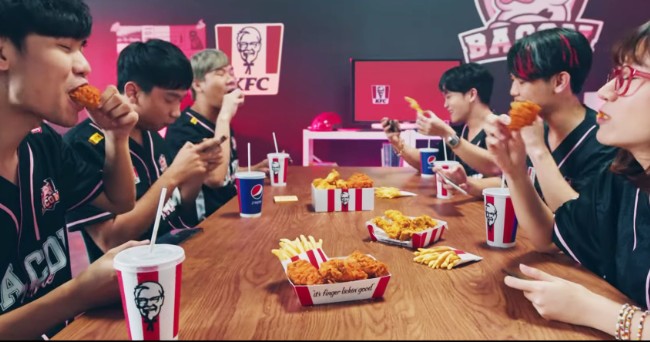 RoV: KFC ปล่อยโฆษณาสุดเฟี้ยวที่ดึงเหล่าสมาชิก Bacon Time มาถ่ายทำ ...