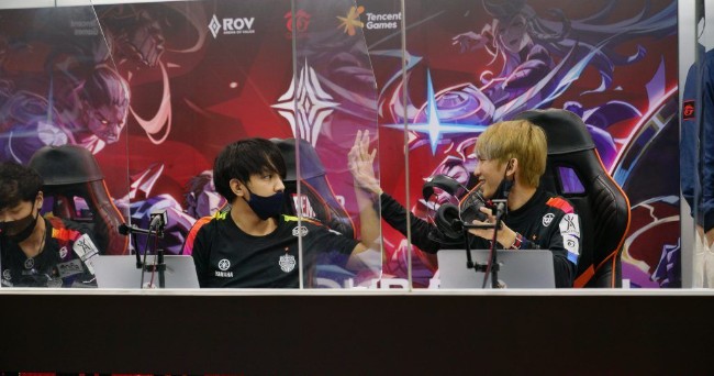 RoV: แมตซ์ชิงแชมป์ APL 2020 ระหว่าง Buriram และ FW ติดอันดับยอดผู้ชมคนดูสูงสุด! | 4Gamers Thailand